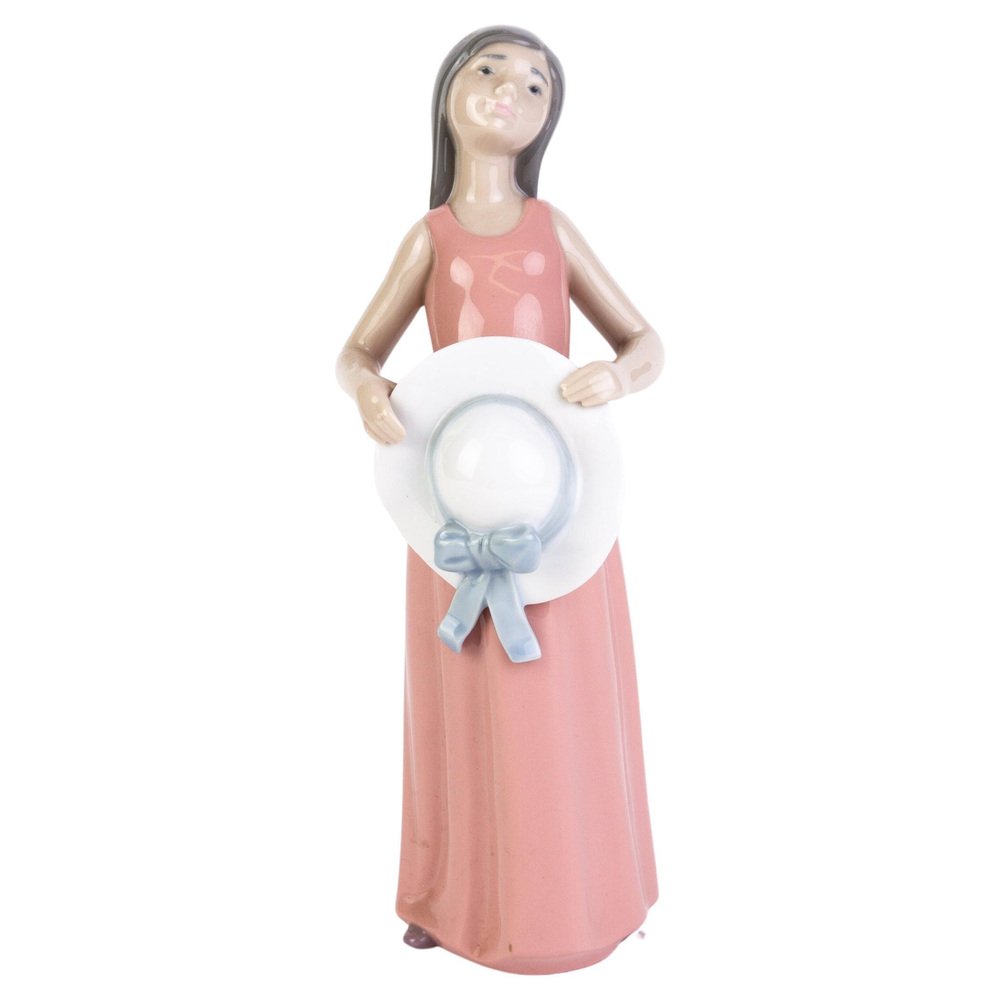 Serene Dreamer Figurine in Porcelain from Lladro for sale at Pamono