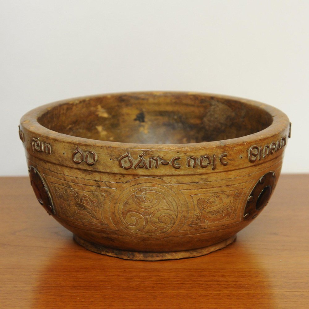 Early 20th Century Irish Arts and Crafts Turned Treen Celtic Bowl ...
