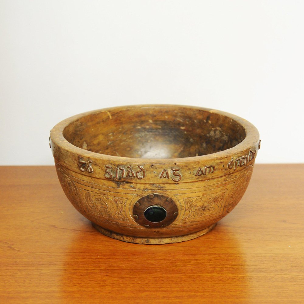 Early 20th Century Irish Arts and Crafts Turned Treen Celtic Bowl ...