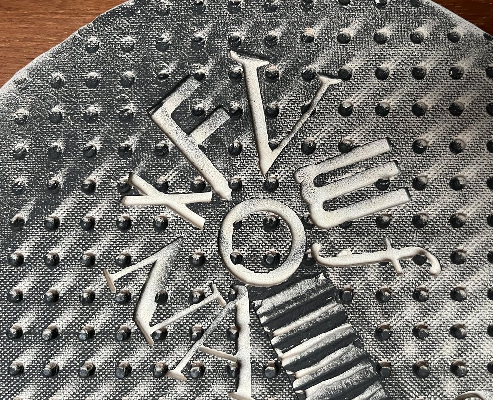 Französischer Mid-Century Studio Keramik Wandteller von Gilbert ...