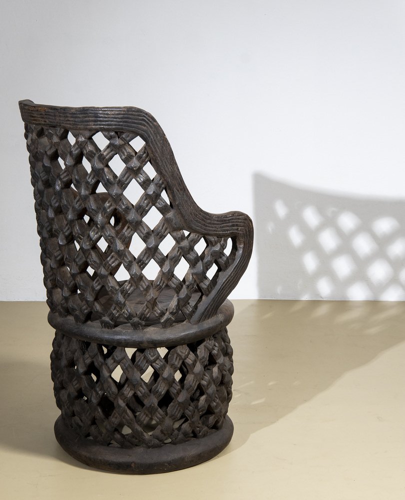 African Sculpted Bamileké Throne Chair, 1980s for sale at Pamono