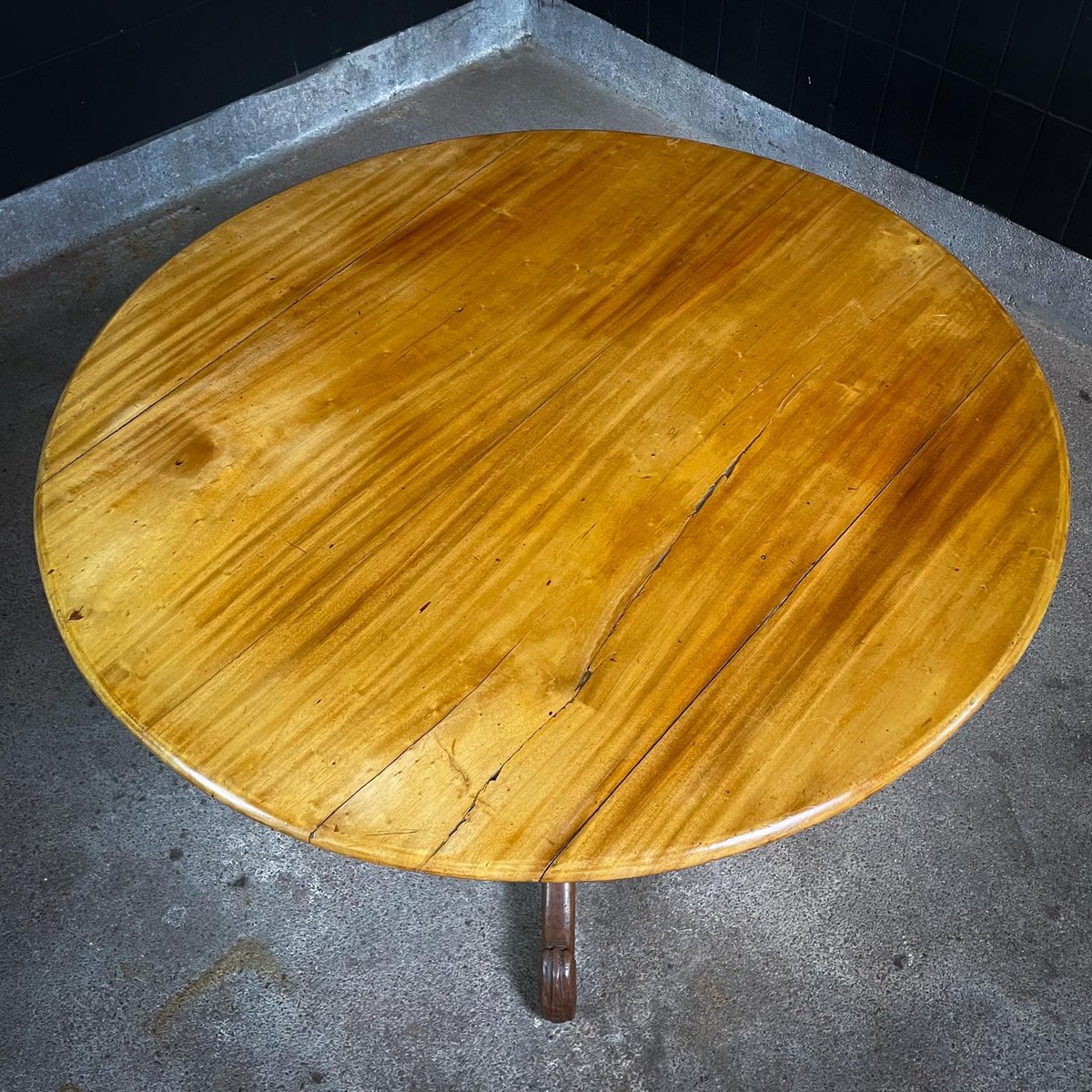 Round Wooden Dining Table for sale at Pamono