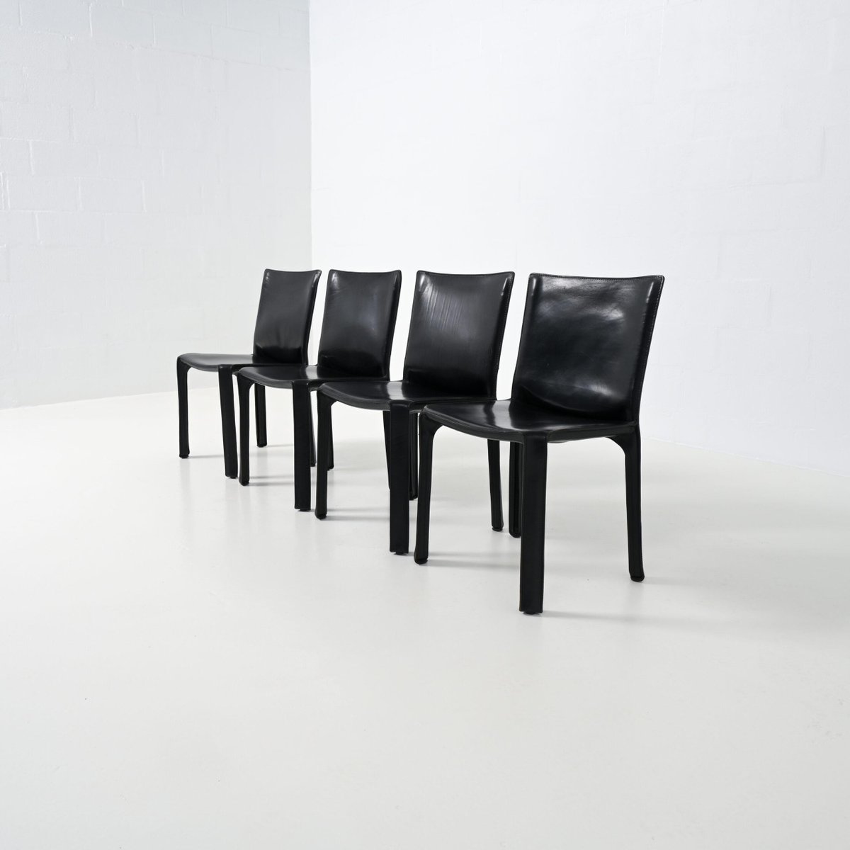 Cab Stühle von Mario Bellini für Cassina, 1970er, 4er Set bei Pamono kaufen