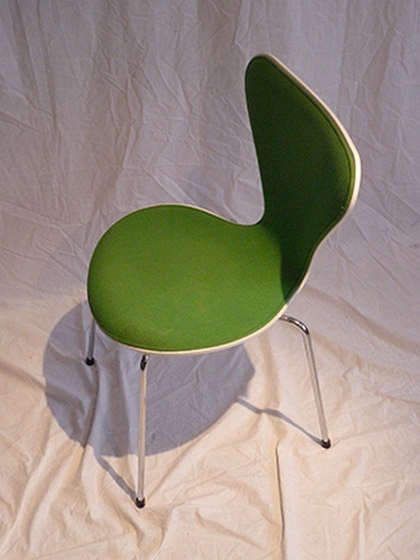 Model 3107 Chair by Arne Jacobsen for Fritz Hansen for sale at Pamono