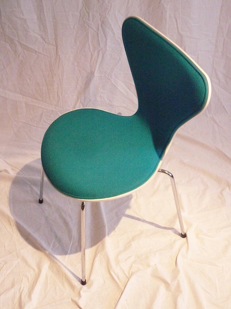 Model 3107 Chair by Arne Jacobsen for Fritz Hansen for sale at Pamono