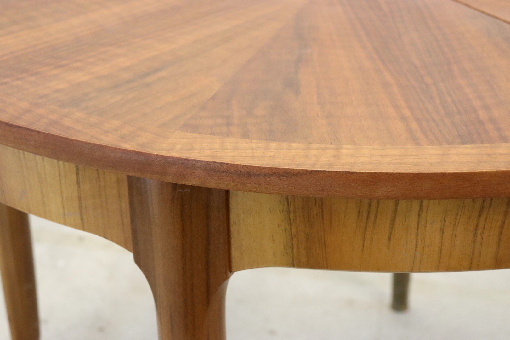 Vintage Round Dining Table for sale at Pamono