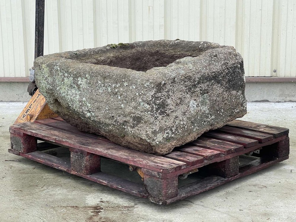 19th Century Square Trough in Breton Granite for sale at Pamono