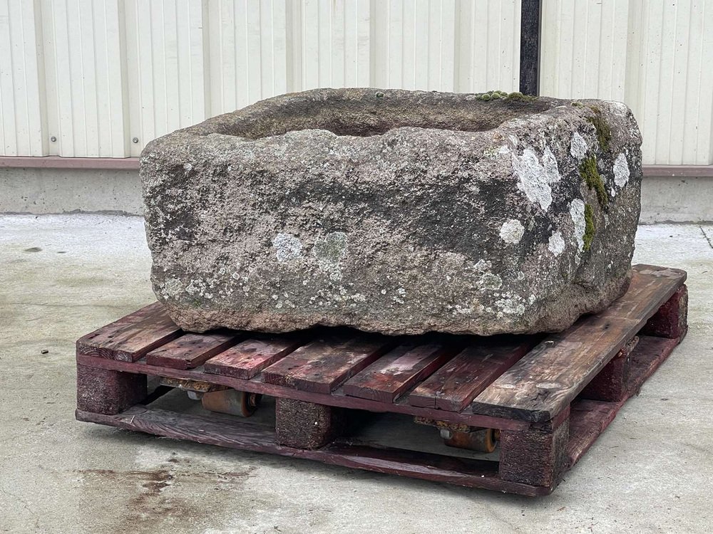 19th Century Square Trough in Breton Granite for sale at Pamono