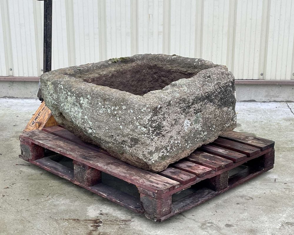 19th Century Square Trough in Breton Granite for sale at Pamono