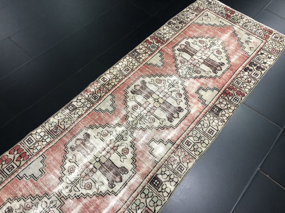Turkish Wool Runner Rug, 1960s for sale at Pamono