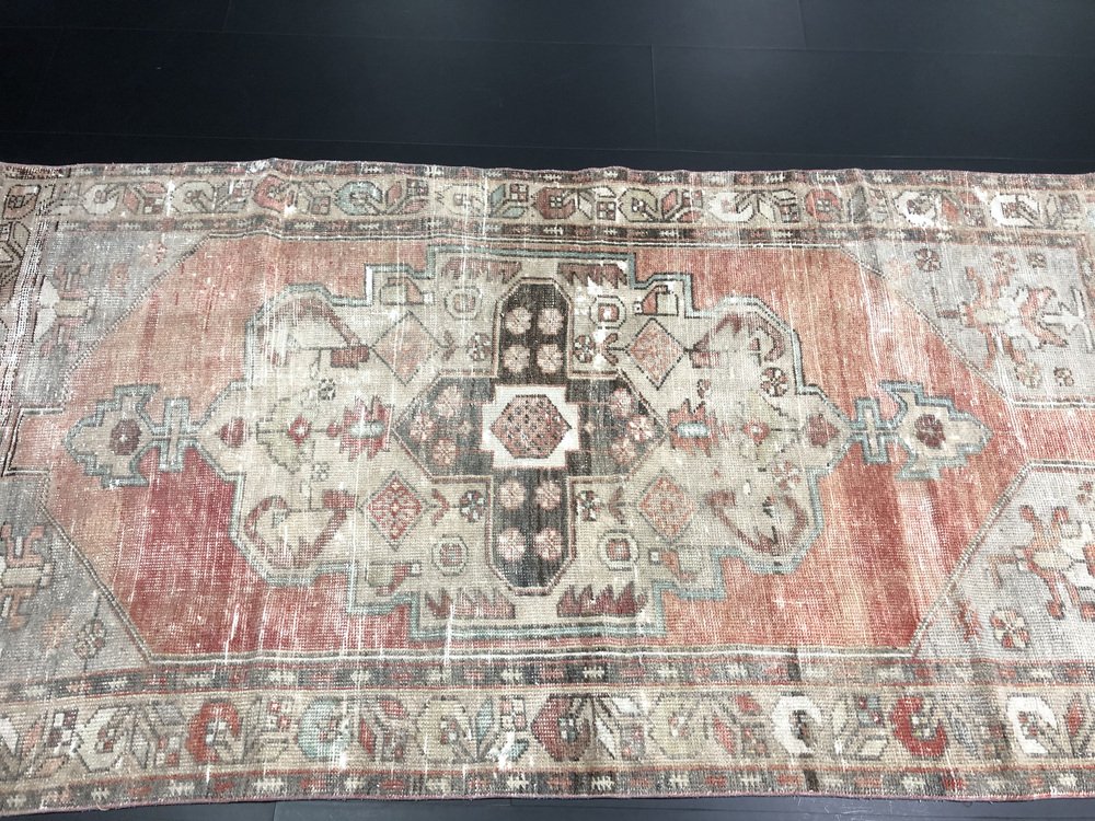 Vintage Turkish Wool Rug, 1960s for sale at Pamono