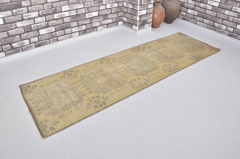 Turkish Wool Runner Rug, 1960s for sale at Pamono