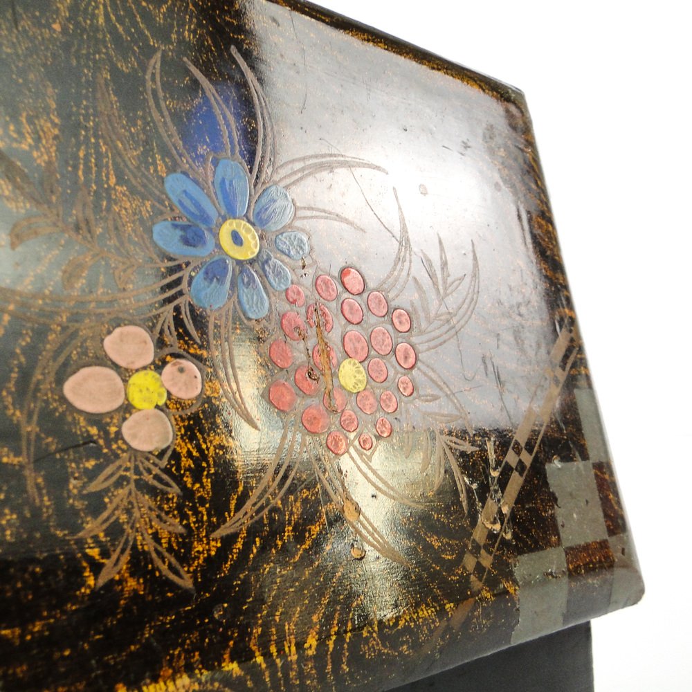 Japanese Lacquerware Box, 1920s for sale at Pamono