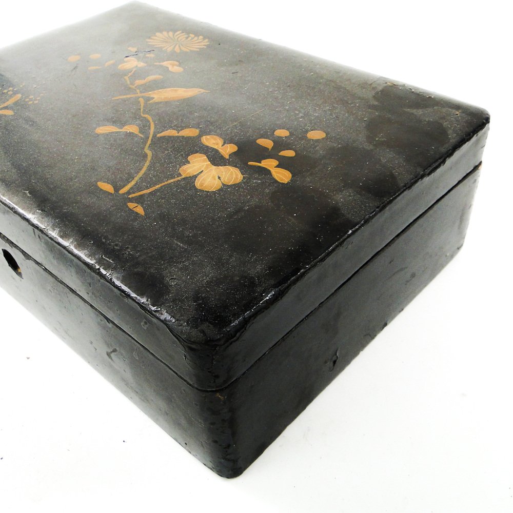 Japanese Lacquerware Box, 1920s for sale at Pamono