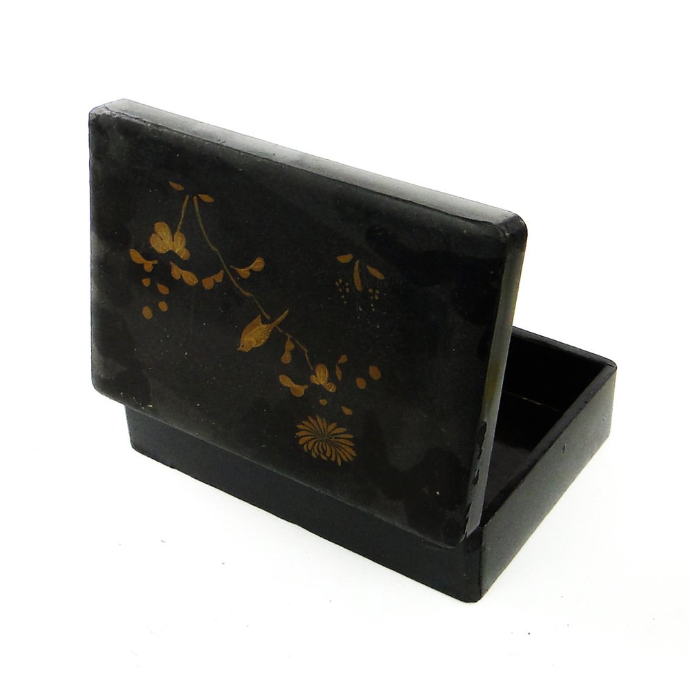 Japanese Lacquerware Box, 1920s for sale at Pamono