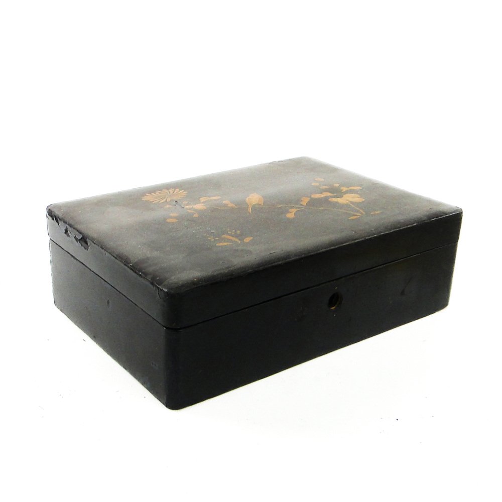 Japanese Lacquerware Box, 1920s for sale at Pamono
