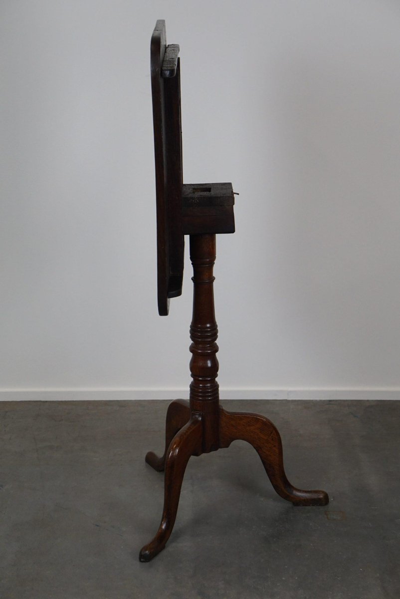 Antique English Tilt Top Side Table with a Square Sheet for sale at Pamono
