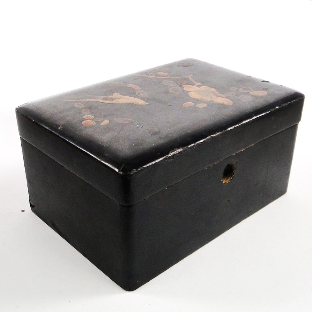 Japanese Lacquerware Box, 1920s for sale at Pamono