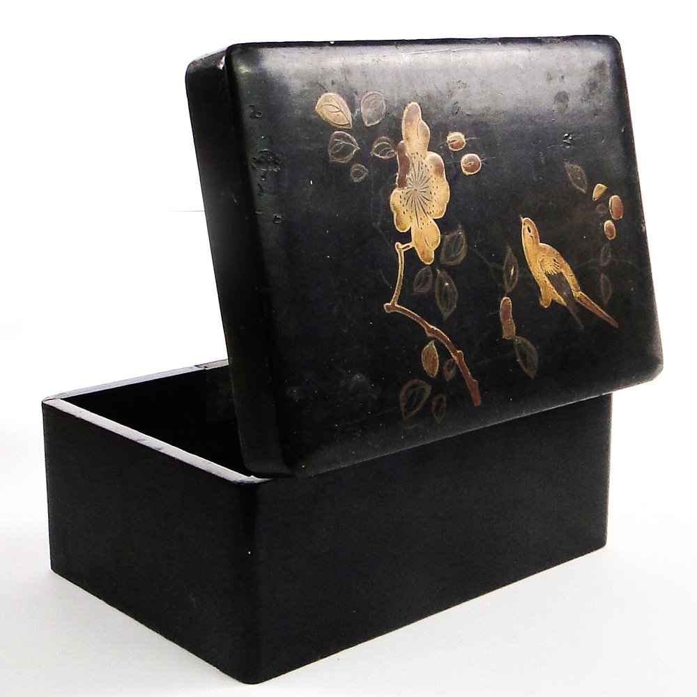 Japanese Lacquerware Box, 1920s for sale at Pamono