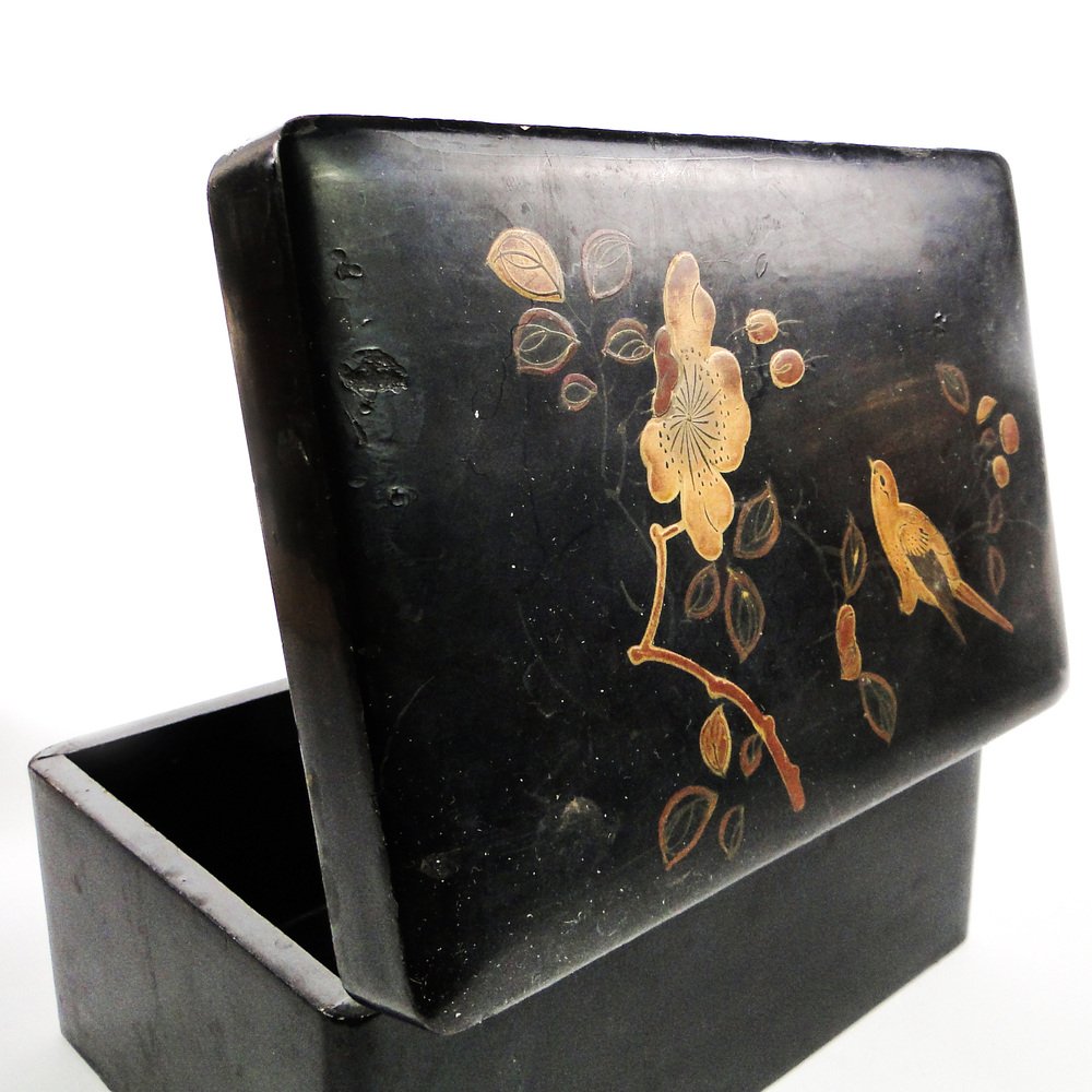 Japanese Lacquerware Box, 1920s for sale at Pamono