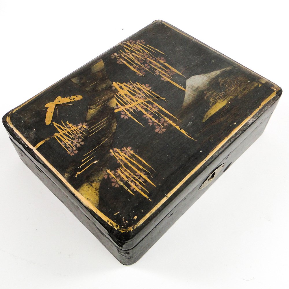 Japanese Lacquerware Box, 1920s for sale at Pamono