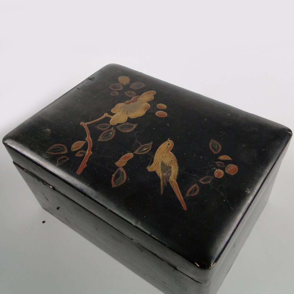 Japanese Lacquerware Box, 1920s for sale at Pamono