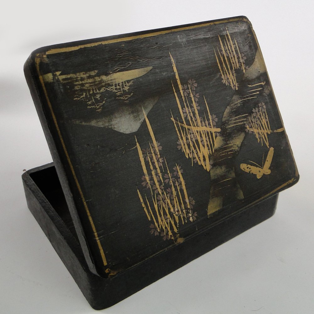Japanese Lacquerware Box, 1920s for sale at Pamono