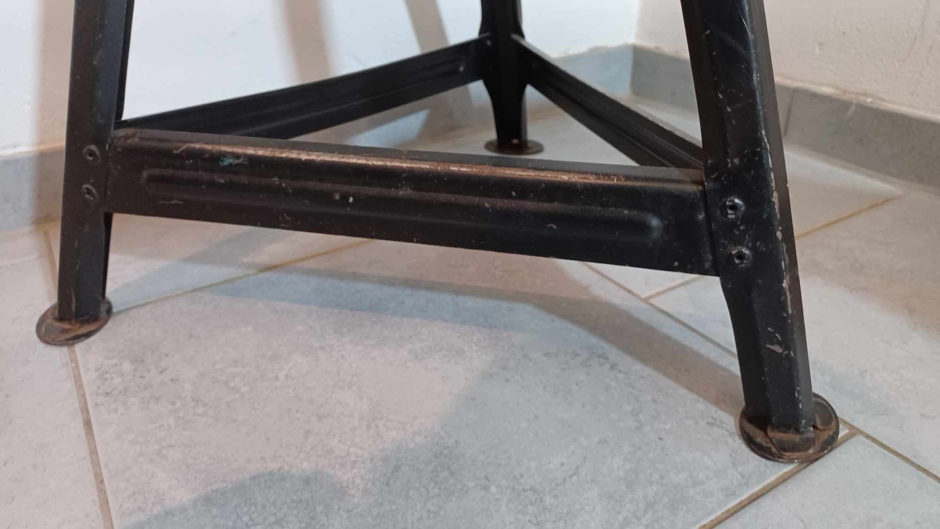 Hocker aus Metall & Holz im Rowac-Stil, 1950er-1960er bei Pamono kaufen