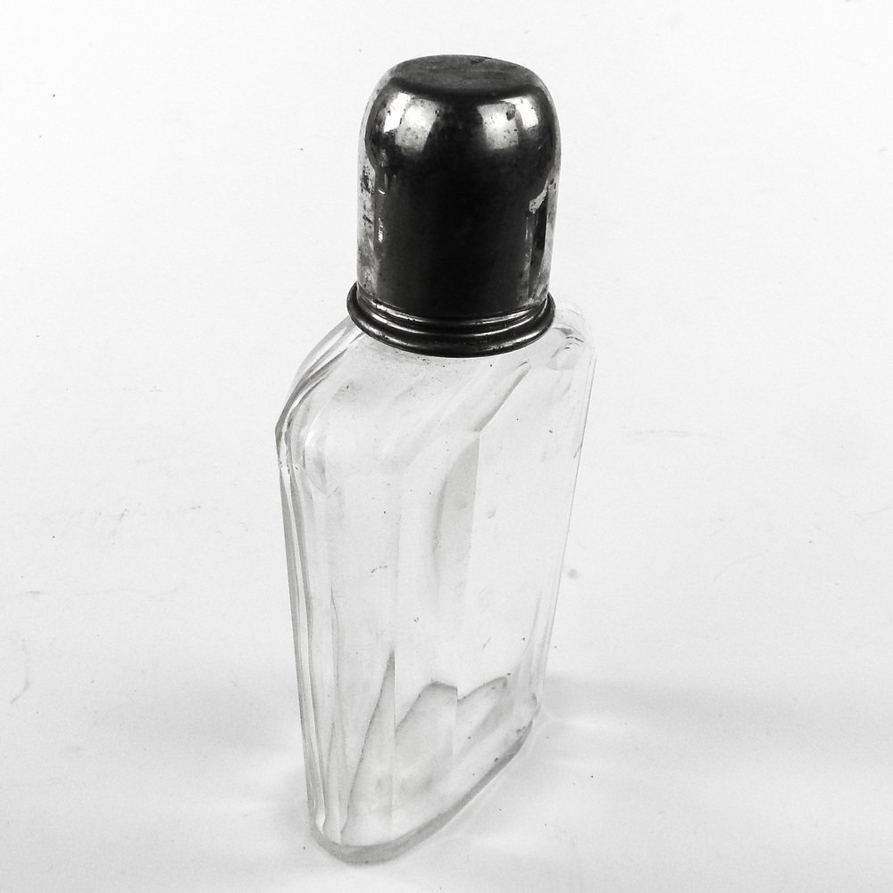 Art Deco French Crystal Flask, 1930s for sale at Pamono