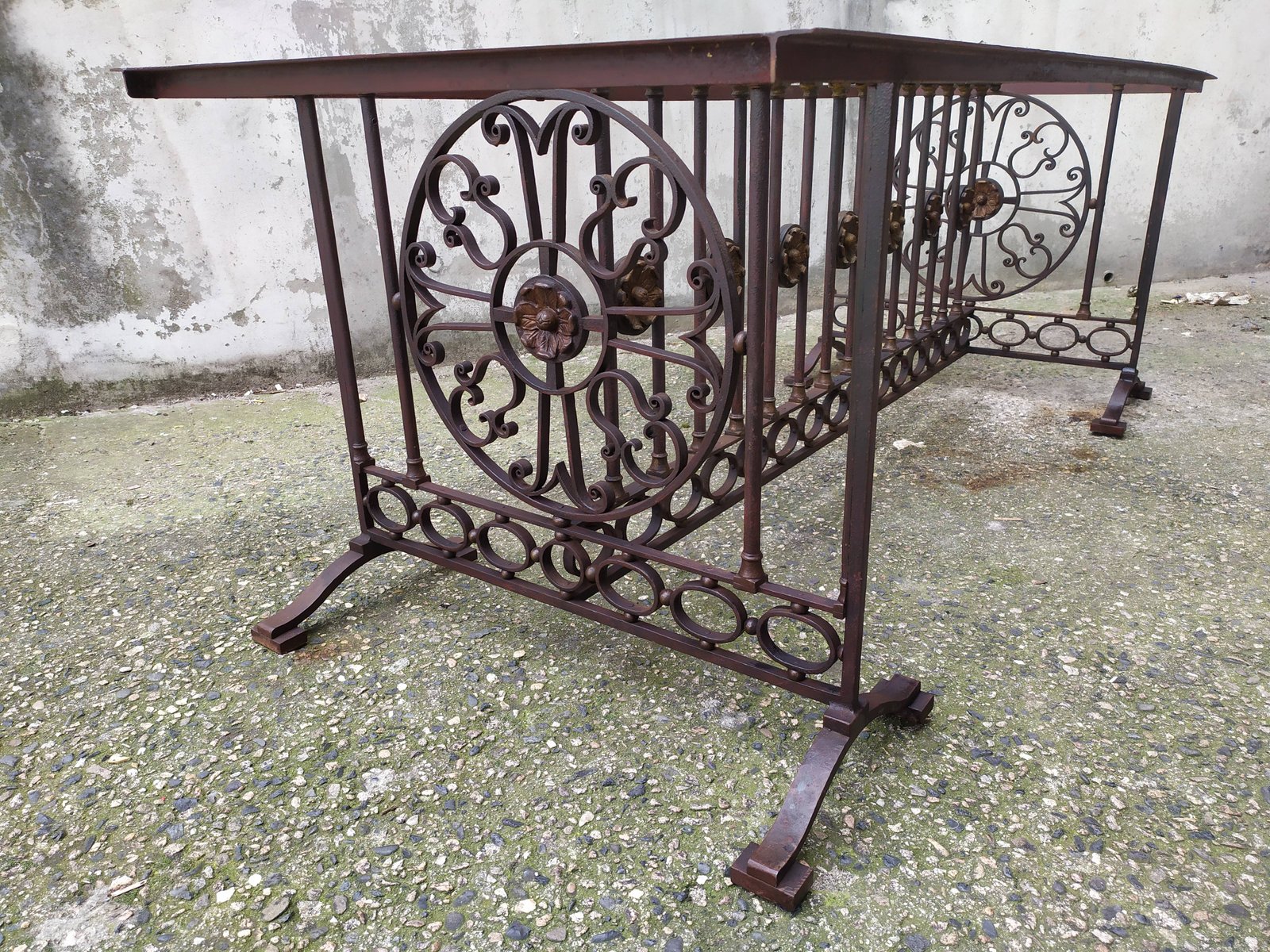 Antique Wrought Iron Table for sale at Pamono