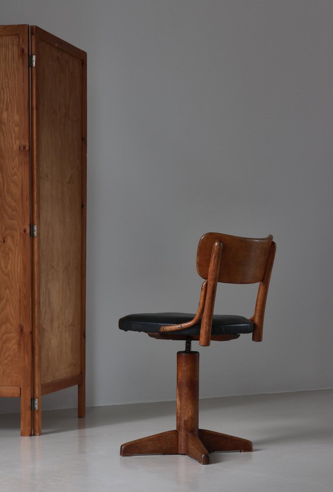 Dan Swivel Chair in Bent Beechwood attributed to Magnus Stephensen for ...