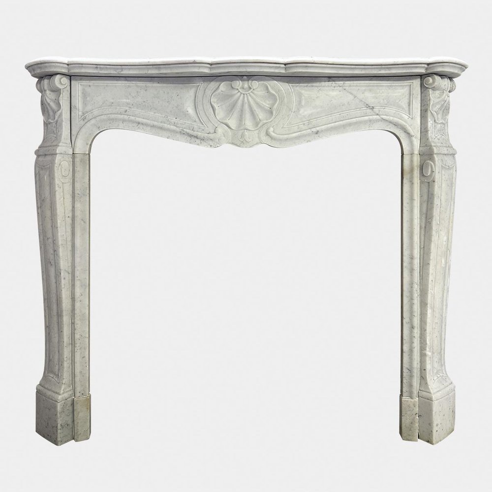 Antiker französischer Kaminsims aus Carrara Marmor im Louis XV Stil ...