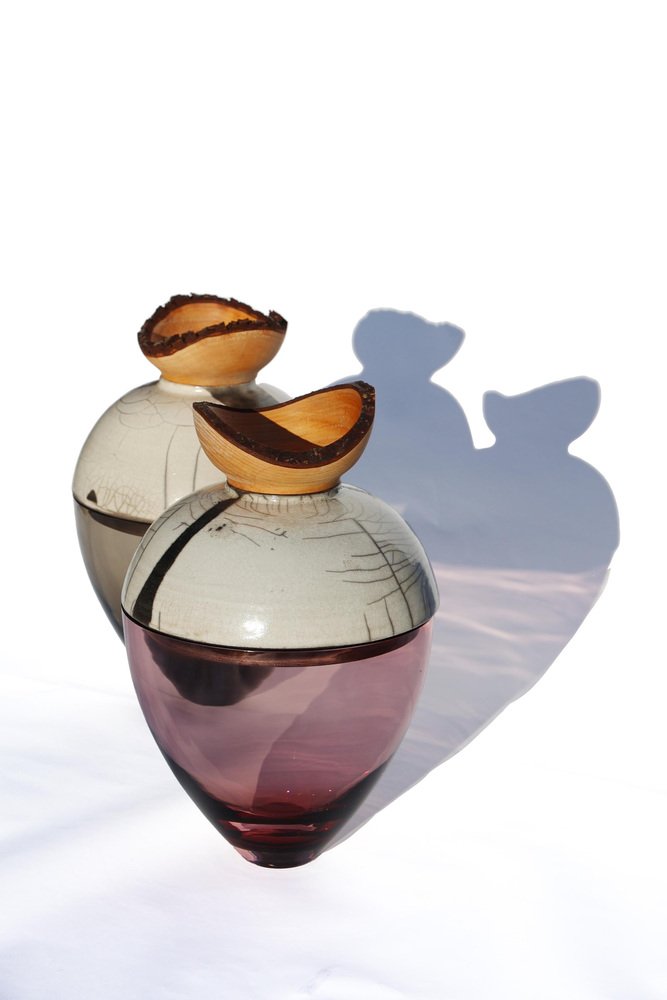 Butterfly Stacking Rose and White Vase by Pia Wüstenberg for sale at Pamono