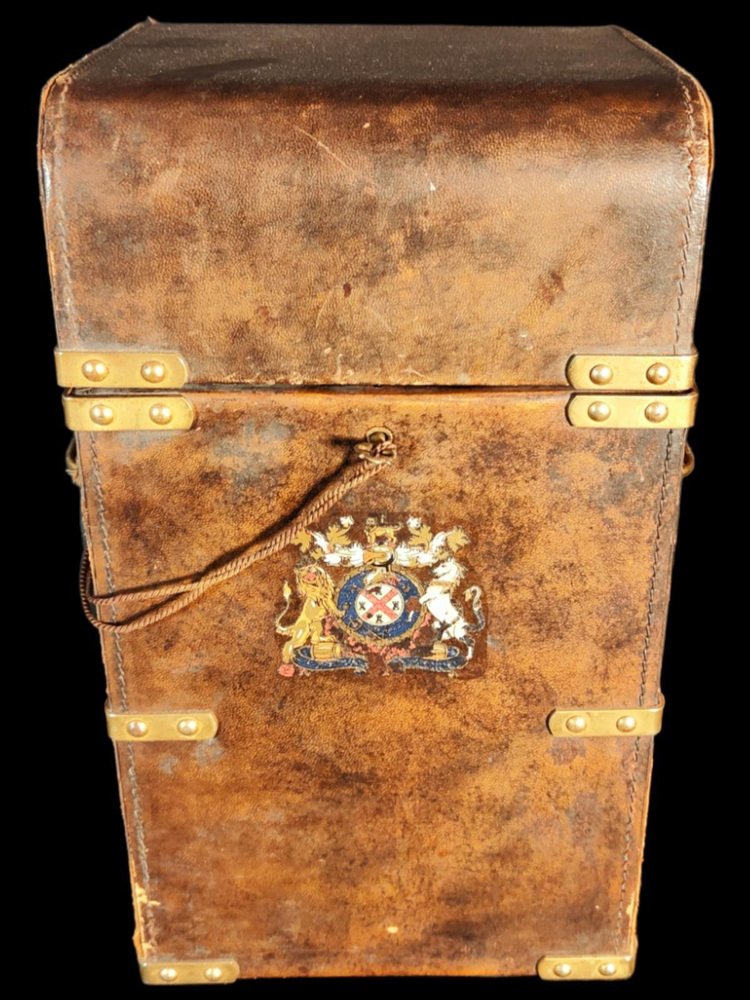 Antique Box with Coat of Arms, 19th Century for sale at Pamono