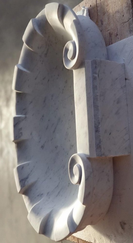 20th Century Grooved Shell White Carrara Marble Sink for sale at Pamono