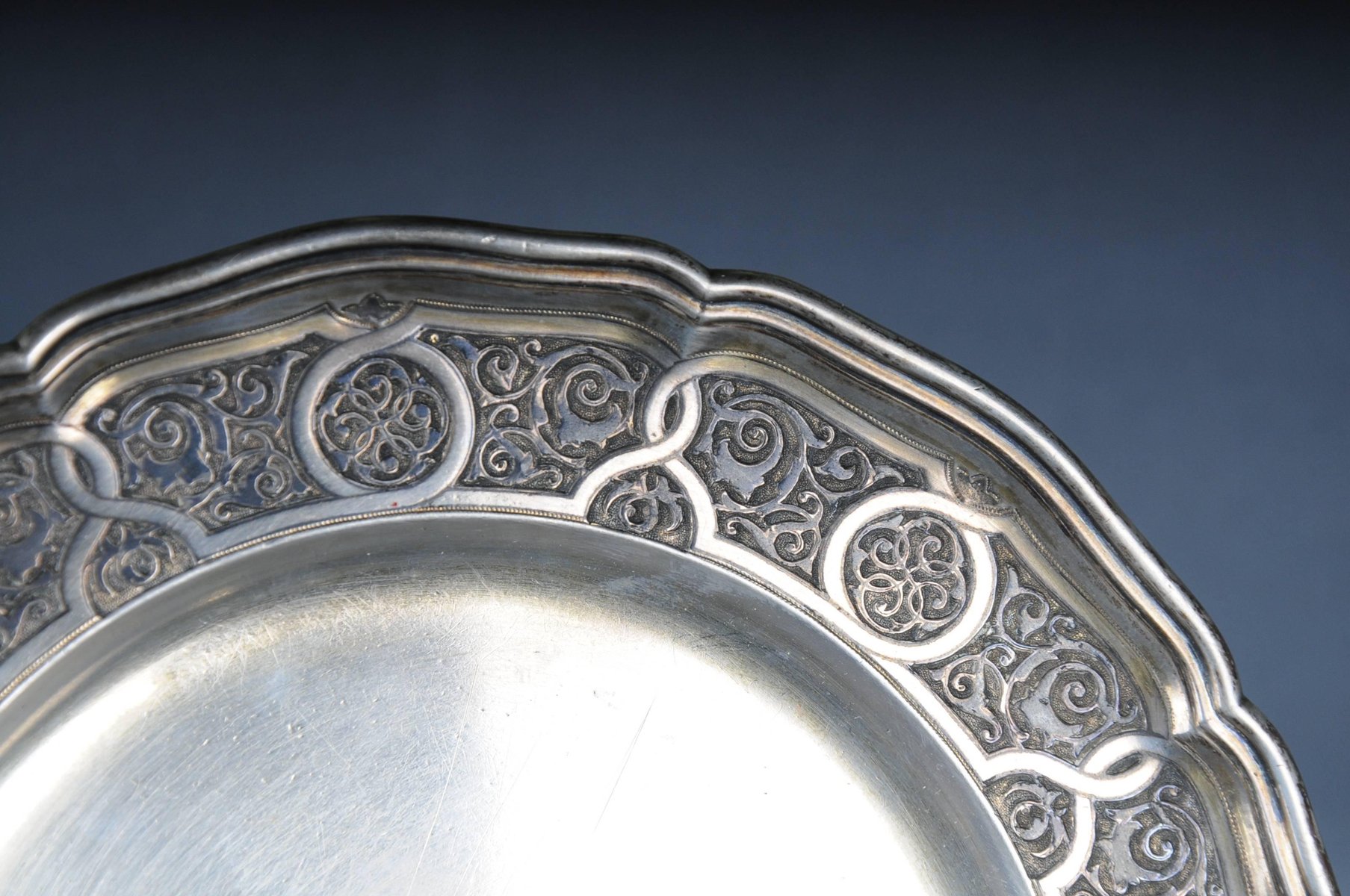Antique Russian Plate in Silver for sale at Pamono