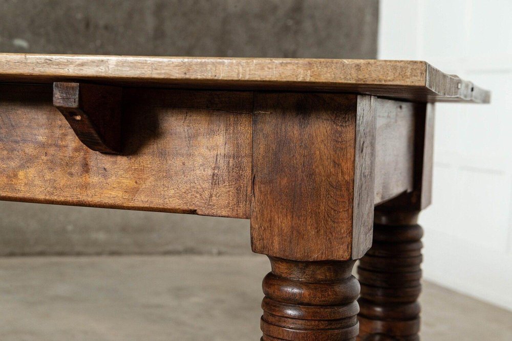 Large 19th Century English Oak Table, 1890s for sale at Pamono