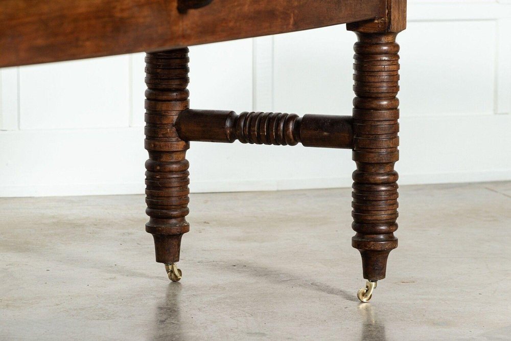 Large 19th Century English Oak Table, 1890s for sale at Pamono