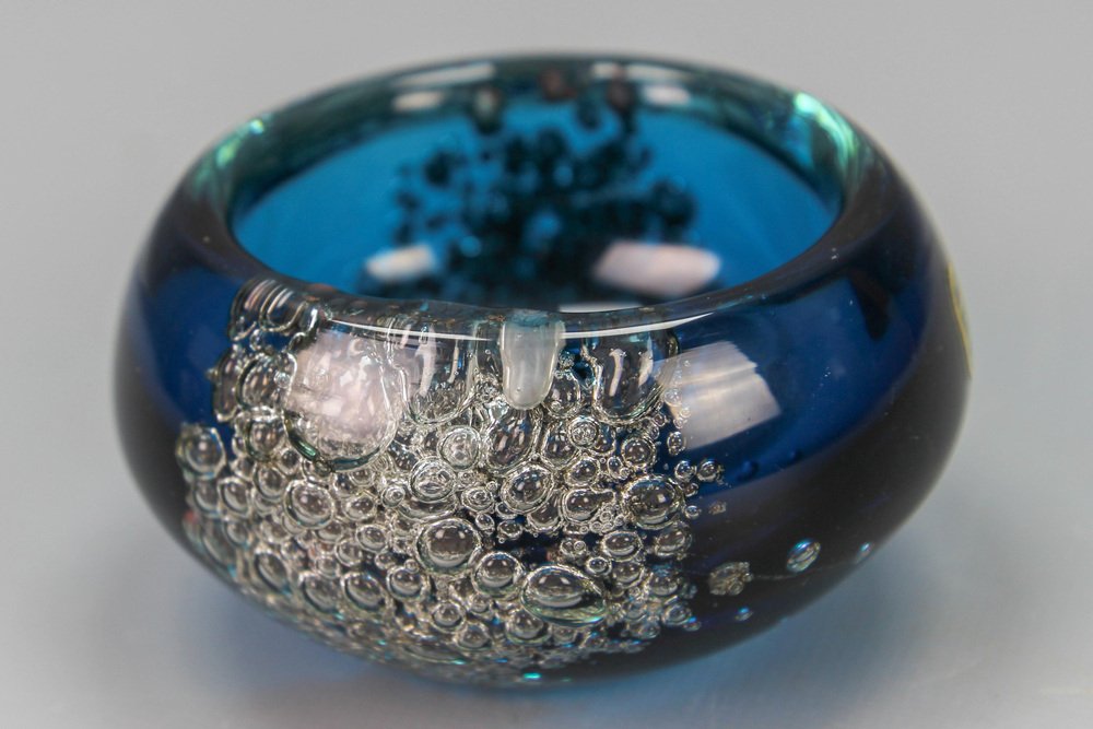 Small Blue Bubbled Glass Bowl by Zwiesel, Germany, 1970s for sale at Pamono