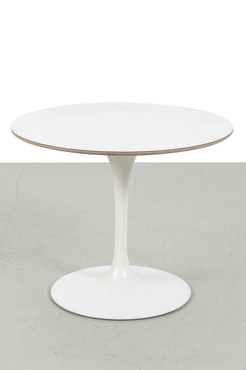 Vintage Side Table by Eero Saarinen for sale at Pamono