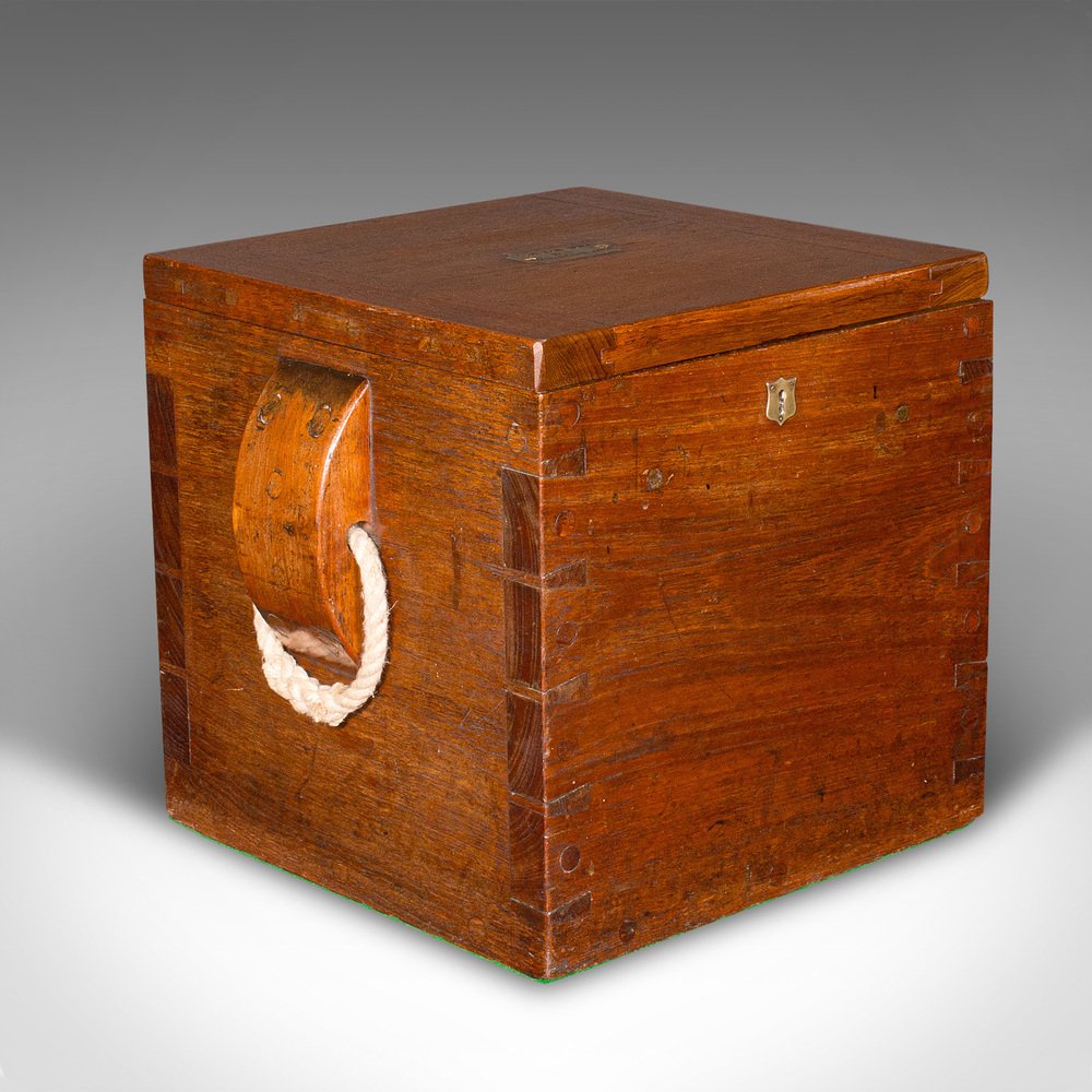 English Walnut Storage Box for sale at Pamono