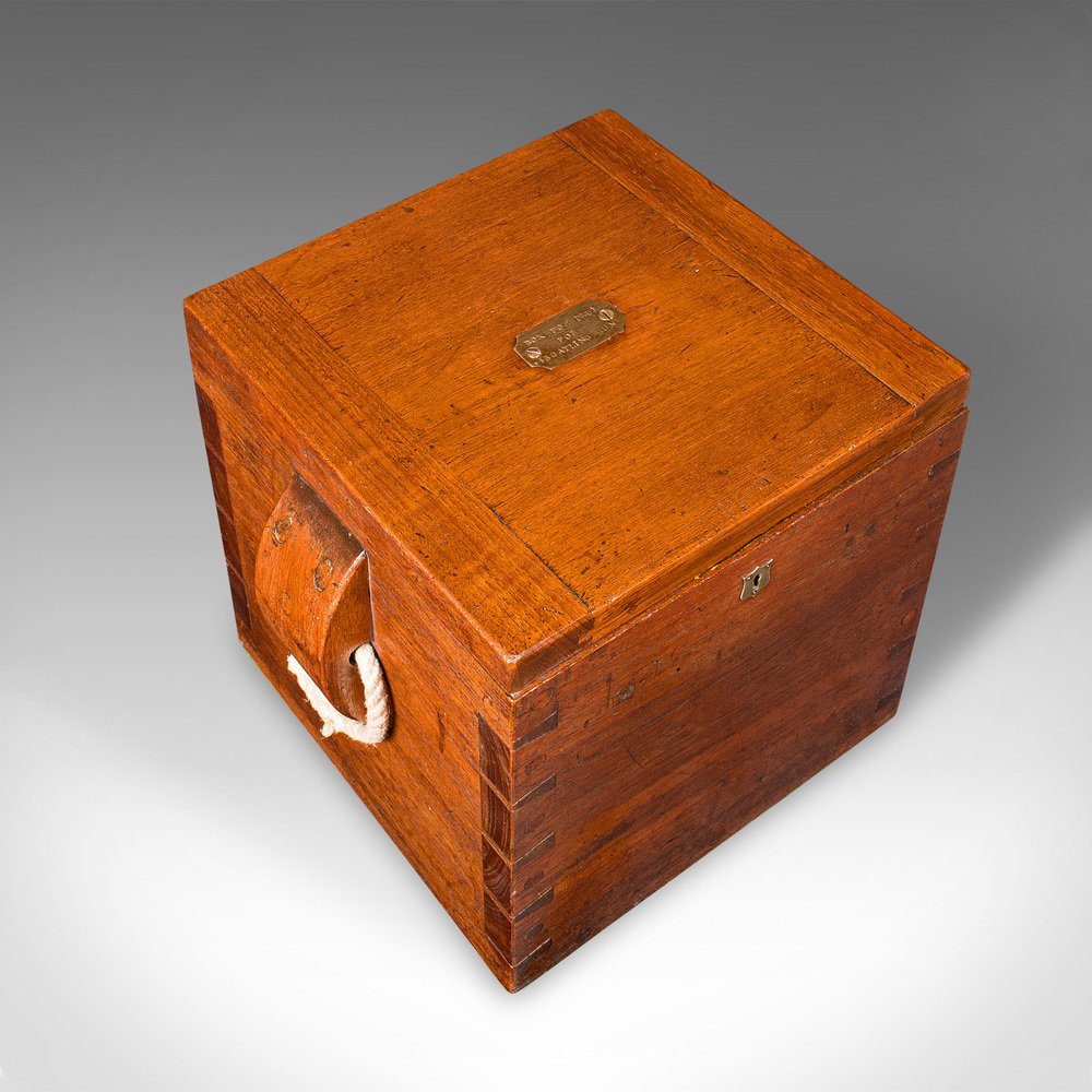 English Walnut Storage Box for sale at Pamono
