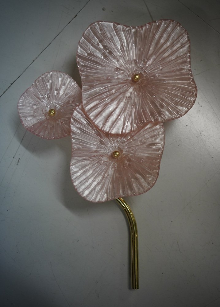 Murano Art Glass and Brass Pearly Pink Wall Light, 1990s for sale at Pamono
