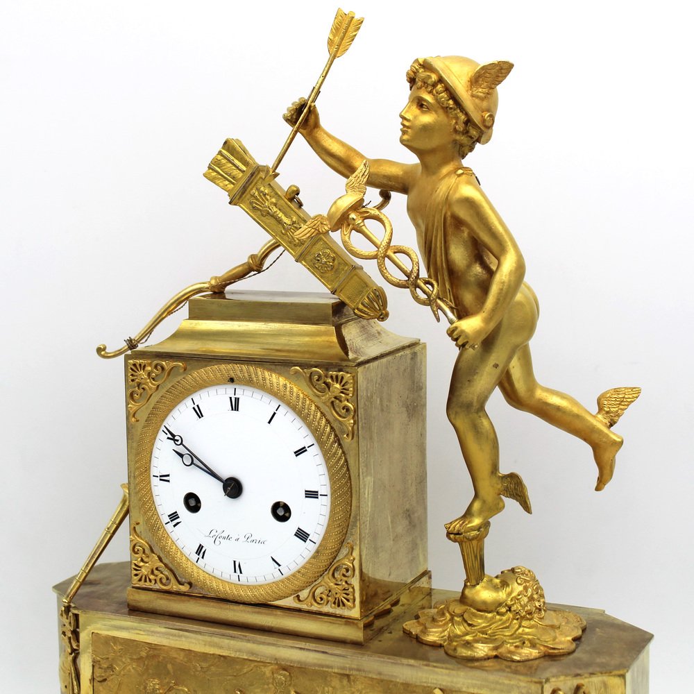 19th Century Em Gilt Bronze Pendulum Clock for sale at Pamono