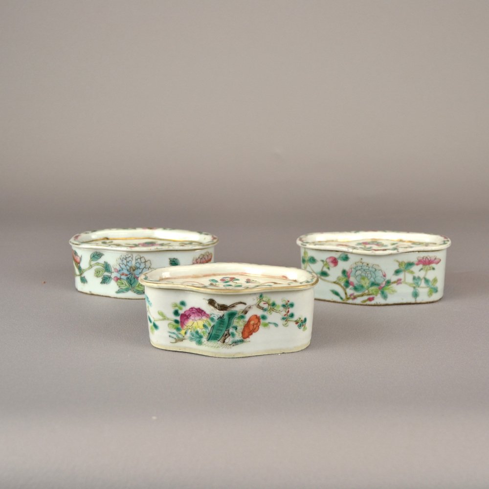 Antique Asian Porcelain Containers, 1890s, Set of 3 for sale at Pamono