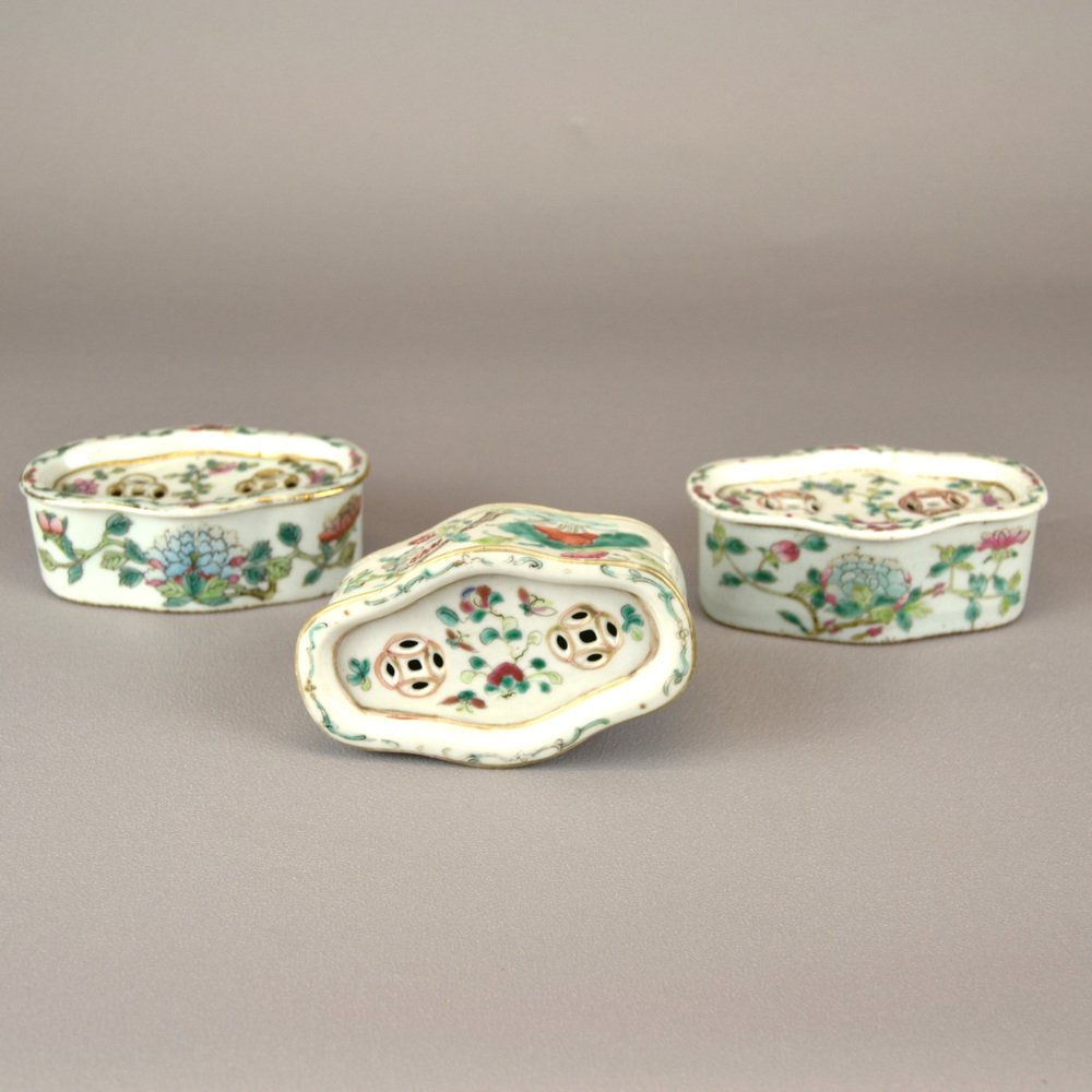 Antique Asian Porcelain Containers, 1890s, Set of 3 for sale at Pamono