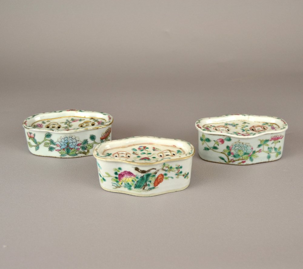 Antique Asian Porcelain Containers, 1890s, Set of 3 for sale at Pamono