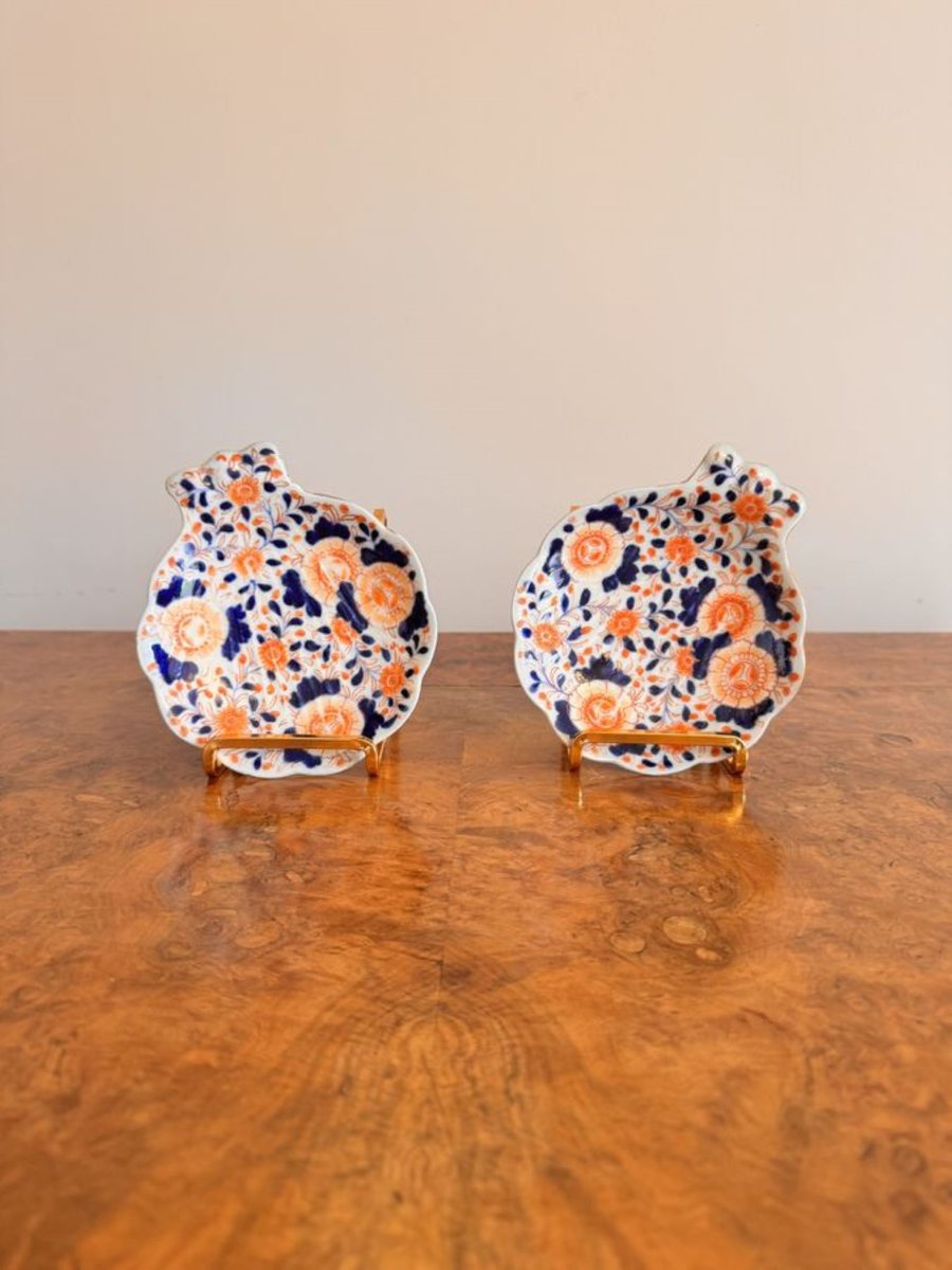 Japanese Imari Shell Shaped Plates, 1900s, Set of 2 for sale at Pamono