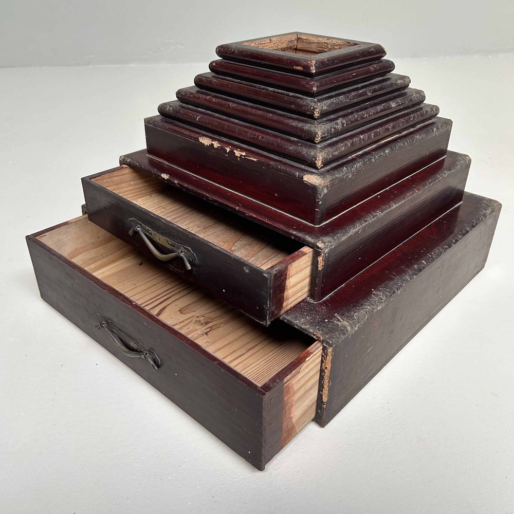 Meiji Period Pyramid-Shaped Altar Cabinet, Japan, 1890s for sale at Pamono