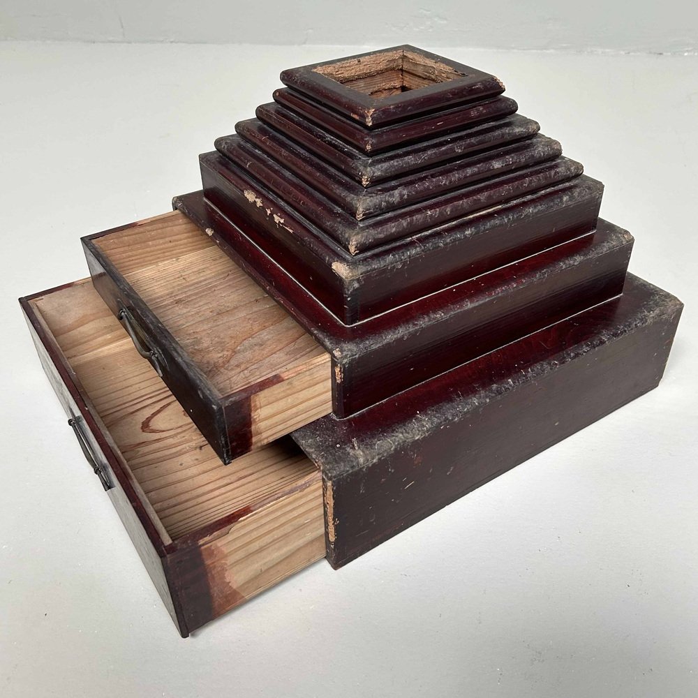 Meiji Period Pyramid-Shaped Altar Cabinet, Japan, 1890s for sale at Pamono